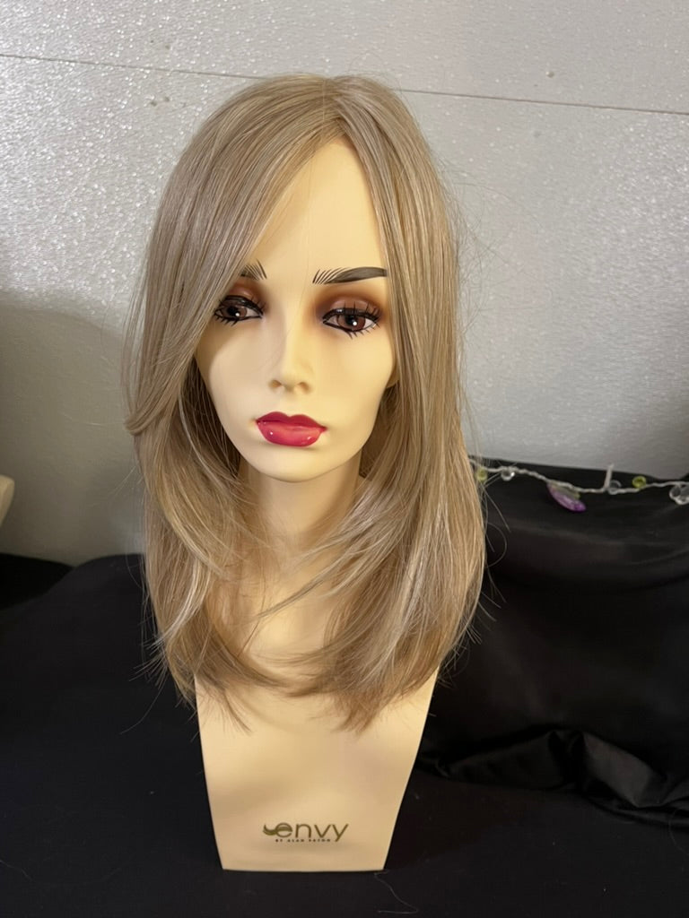 Shirley's Wig Shoppe Sample #SWS-1019